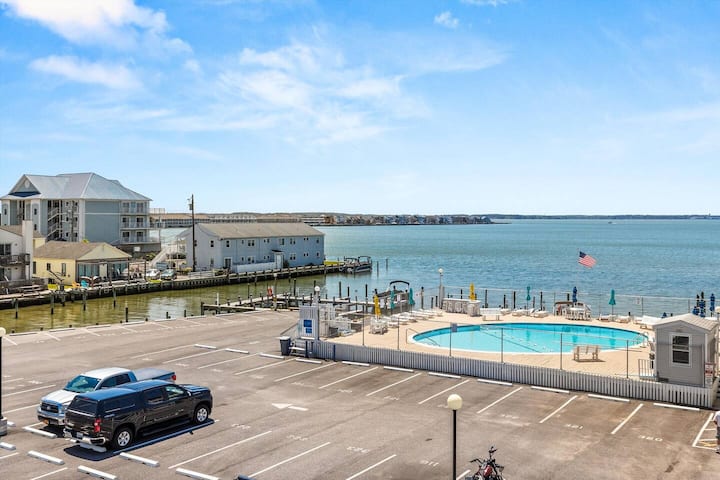 Bradley Bayfront | Pool + Waterfront Condo - Ocean City, MD