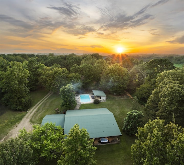 10 Acre Resort W Cabin + 6 Airstreams Sleep34 - Broken Bow, OK