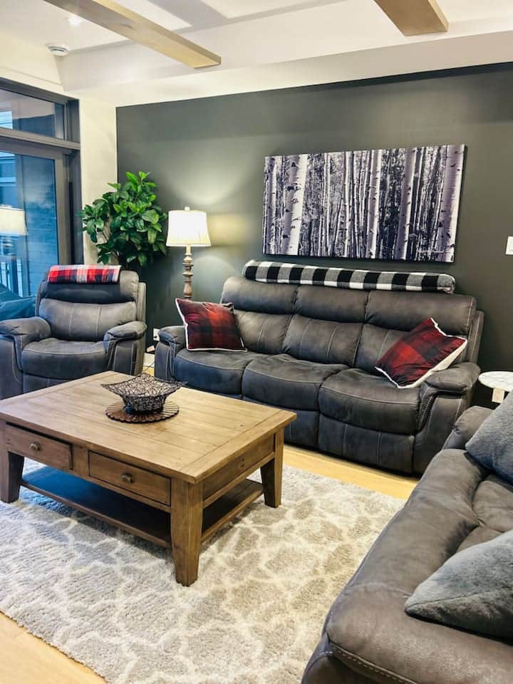 Bella Vita/ No Cleaning Fee/ Free Village Shuttle - Mont-Tremblant