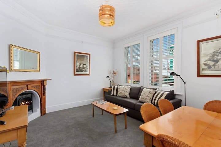 Historic Haven—two-storey Pad In Perfect City Spot - Hobart