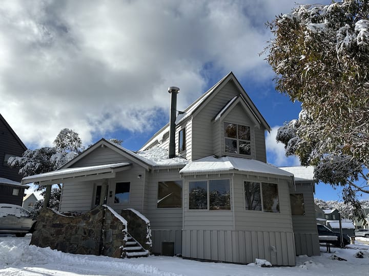 Ski Chalet Red Robin Alpine Getaways - Dinner Plain, Victoria