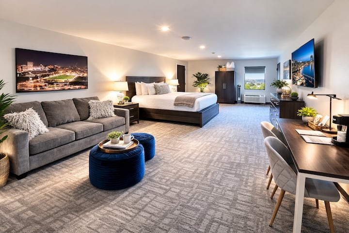 Rm 207 By Cedar Point Sports Force Sleeps 6! - Sandusky, OH