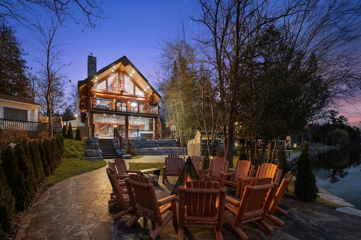Luxury 5br Waterfront Log Home + Sauna & Hot Tub - Norwood