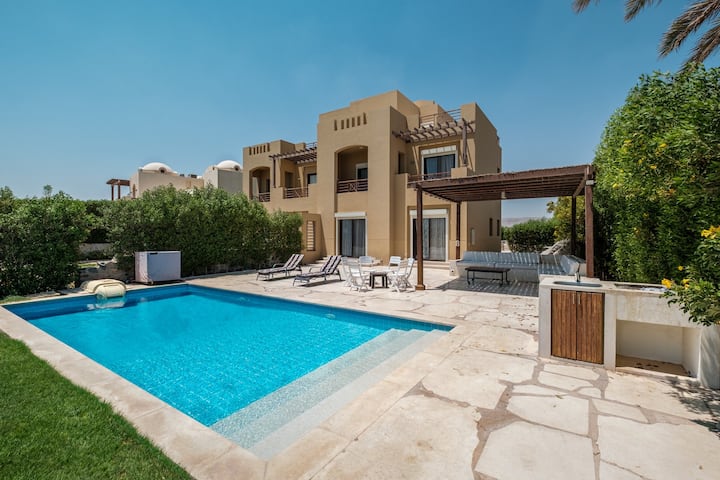 Exquisite Twin Villa In Sabina - Hurghada