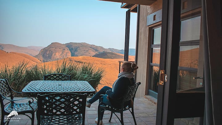 Spacious Home W/ Golf Views & Braai - Dullstroom