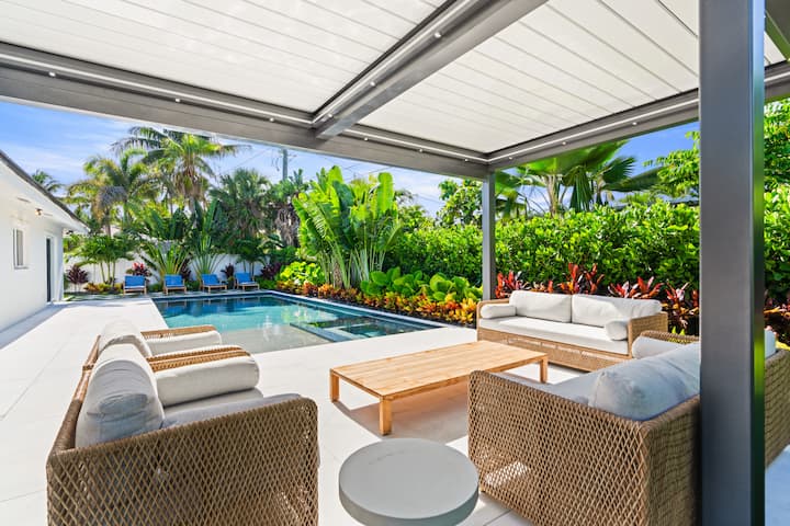 Pool Home 4-beds, 3-bath! Walk To The Beach! - The Bahamas