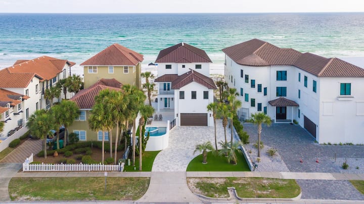 Queen Of Crystal Shores: Destin Beachfront Retreat - Destin, FL