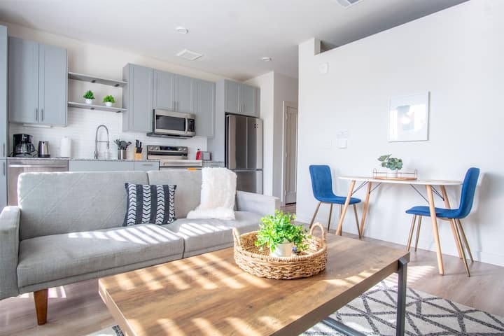 Boulevard Stays Comfortable 1br Suite W Pool, Park - Dallas