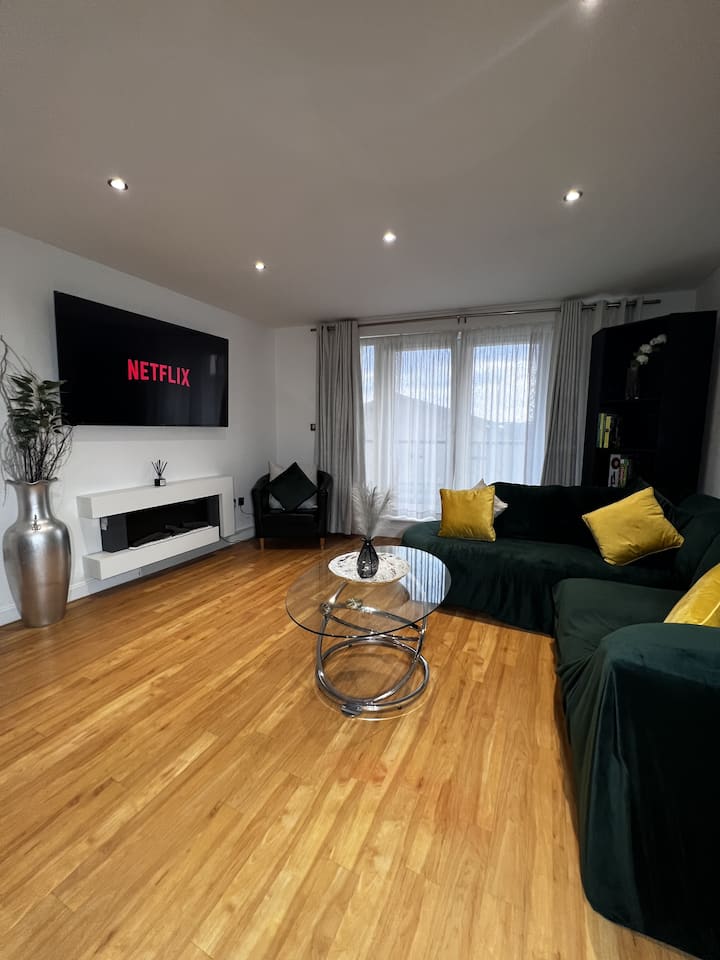 Emerald Apartment - Spacious 2bedroom Apartment - Cardiff