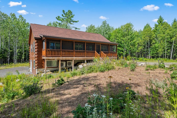 Abazi Lodge - Log Cabin On Snowmobile Trails - Rangeley, ME