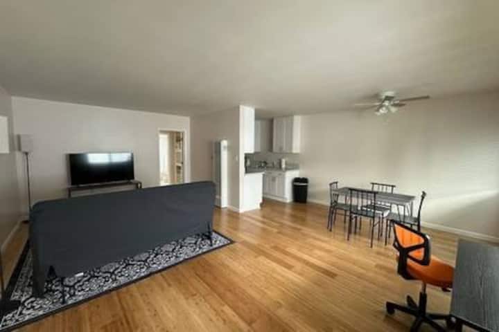 Westside 1 Bd Apartment #9 - Santa Monica Beach, CA