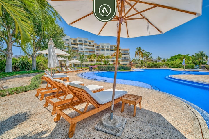 Oceanfront 3br Condo With Beach Club - Pool - La Cruz de Huanacaxtle