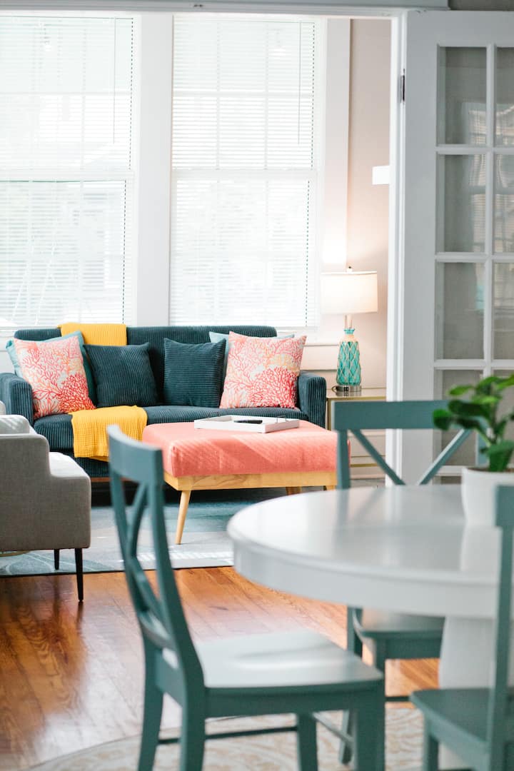 Stylish Loft • King Bed + Fast Wifi - 펜서콜라