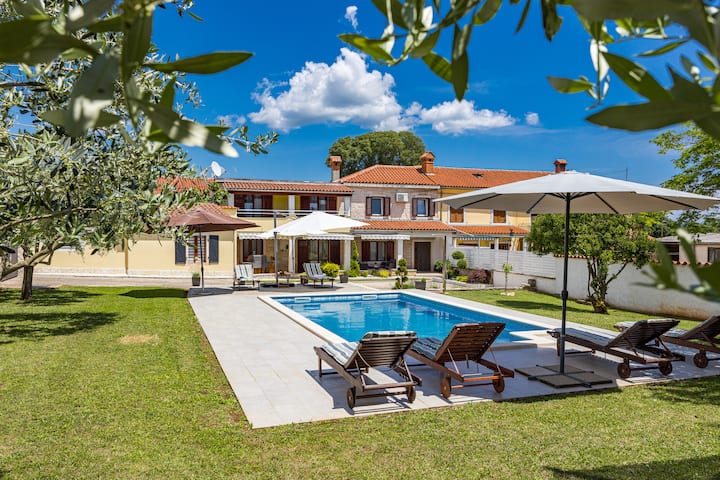 Villa Ancora With Private Pool - Happy Rentals - Rakalj