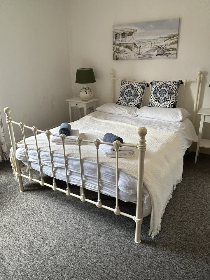 H.m.s. Vanguard. Family Room-standard-ensuite - Bridport