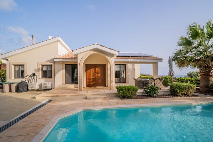 Villa Pleiades - Sea Views, Private Pool & Hot Tub - Куклиа