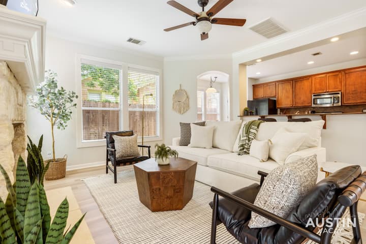 Perfect Central Location + Free Prkg And Cozy Beds - Austin, TX
