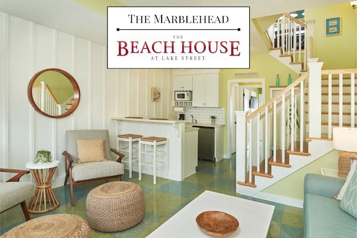 Upscale 3br Townhome Sleeps 10 | Pool, Hot Tub, Go - Holland, MI