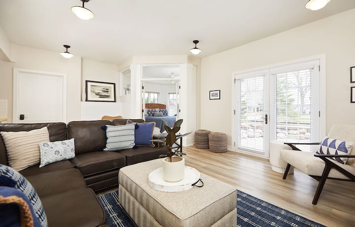 "Nantucket 3 Bedroom" Beach House On Lake Street L - Holland, MI