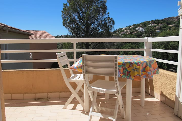 Beau Studio Cabine Avec Piscine Et Plage à 50m - Cap Estérel