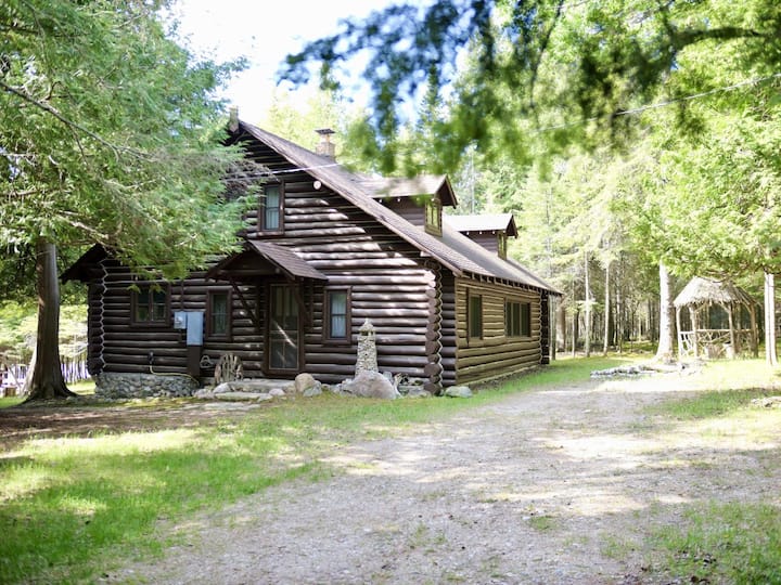 Whitney Bay Getaway On Drummond Island - Drummond, MI