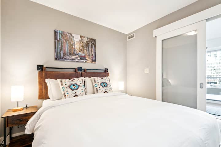 Charming 1-br Condo In Dt Toronto - Toronto