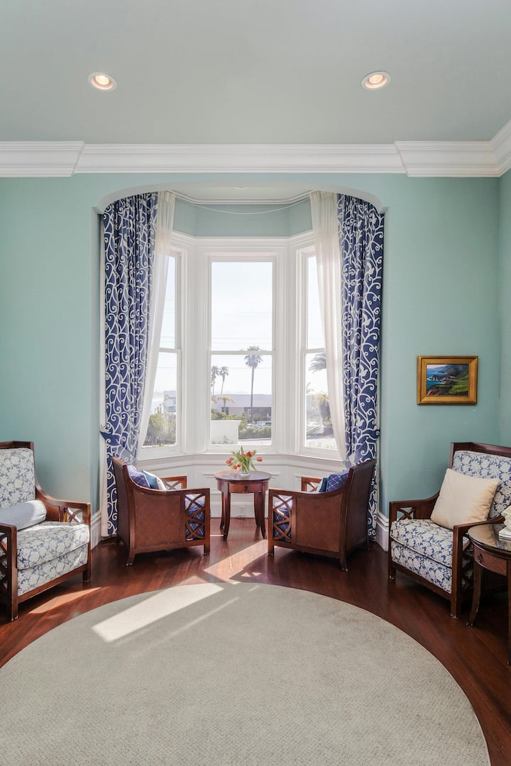 Reimagined Victorian Inn With Artisan Accessories - Santa Cruz, CA