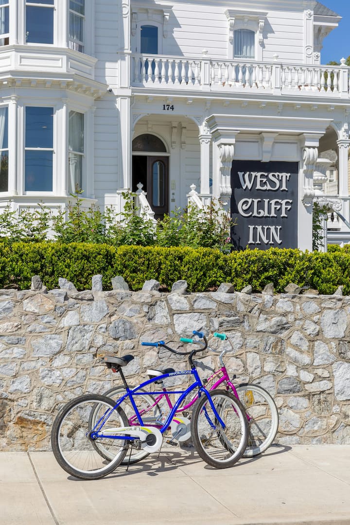 Private Deck With Spa Tub For Two - Santa Cruz, CA