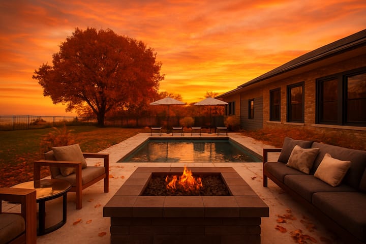Northshore Beach Estate Salt Water Pool & Hot Tub - Kingsville