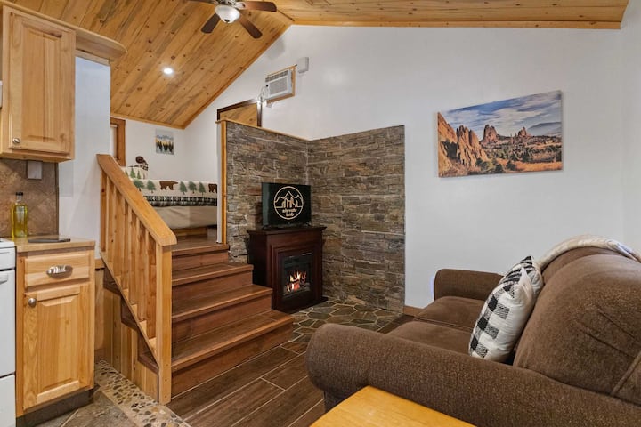 Cabin 5- Private Cabin W King Bed, Kitchen, Porch - Estes Park, CO
