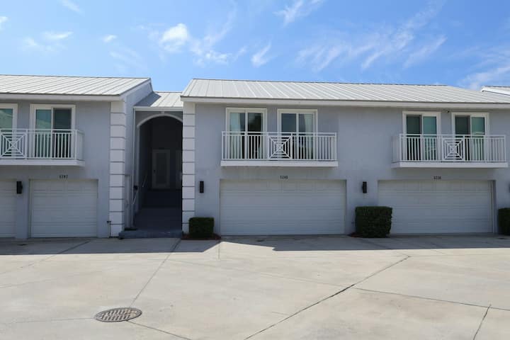 Villa Marina (1 Block From Beach With Heated Pool) - Siesta Key, FL