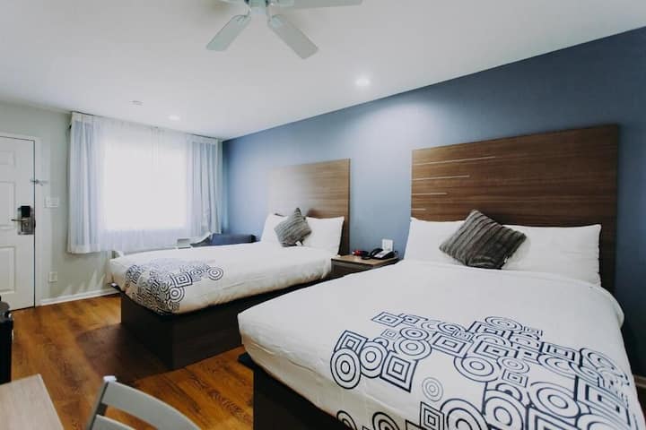 2 Units, Two Queen Beds | Kemah Boardwalk Access - Seabrook, TX