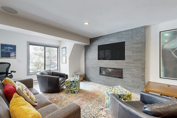 Mountainview 2br With Pool & Hot Tub, Next To Golf - Vail, CO