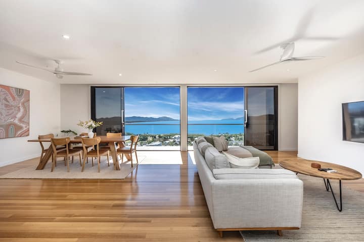 Breathtaking Views | Luxury Holiday Villa B - Ville de Townsville