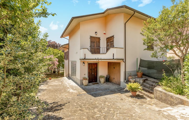 3 Bedroom Nice Home In Fivizzano -