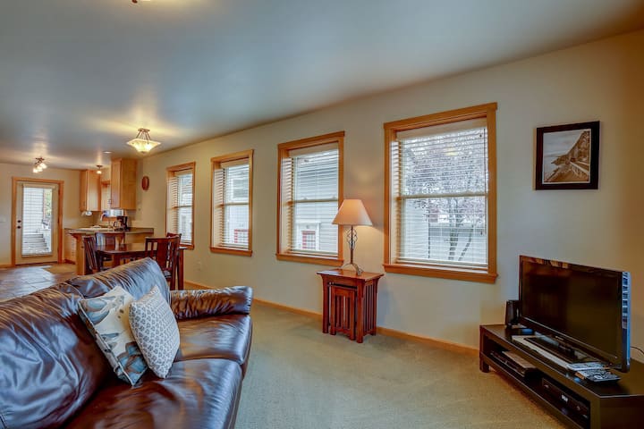 Hutson's Hideaway - Steps To Downtown - White Salmon, WA