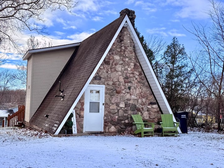 Couples A-frame · Heart Jacuzzi · Firepit · Kayaks - Indiana (State)
