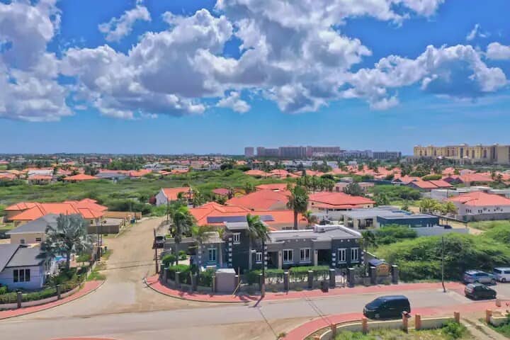 Opal 90 · Luxurious 4-bedroom Getaway In Noord - Aruba