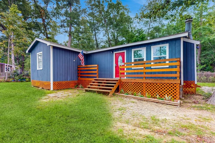 2br Charming Home W/porch,  W/d - Naskila Casino