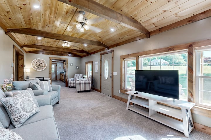 4 Mi To Dtwn Morganton! Family Retreat W/ Patio - Morganton, NC