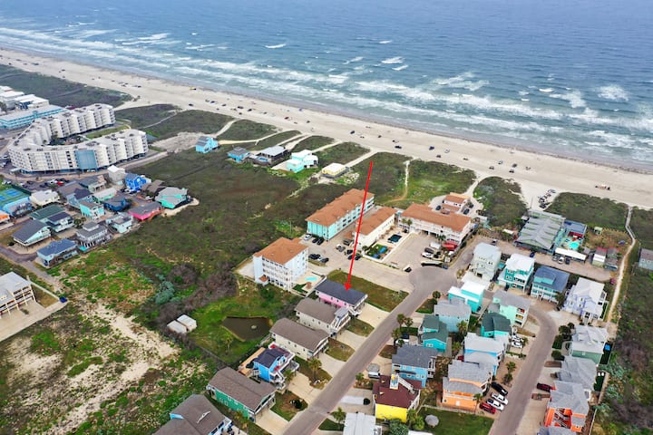Steps To Beach, Balcony W/ Oceanview | Casa Rosada - Port Aransas, TX