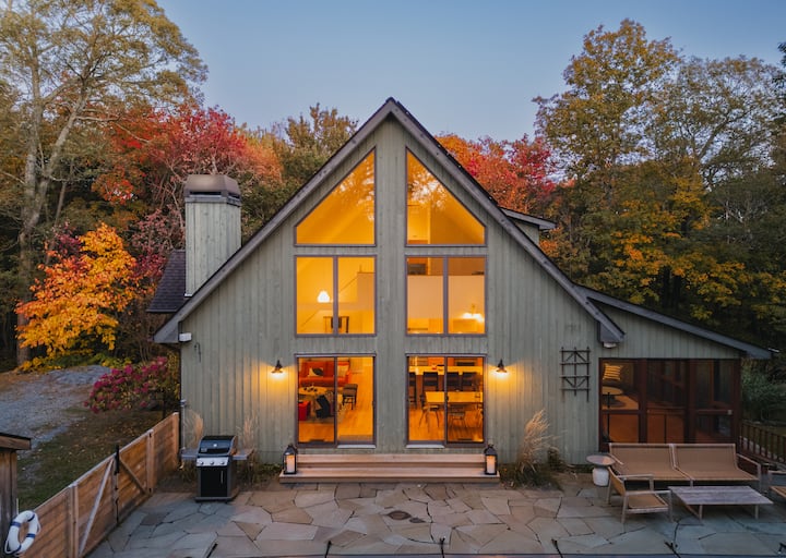 Cold Spring Mountain Retreat: Sun-filled Oasis - SplashDown Beach, Fishkill