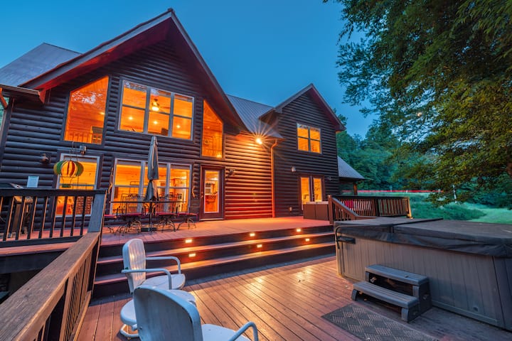 Nottely And Nice-riverfront,dog Friendly,hot Tub - Blairsville, GA