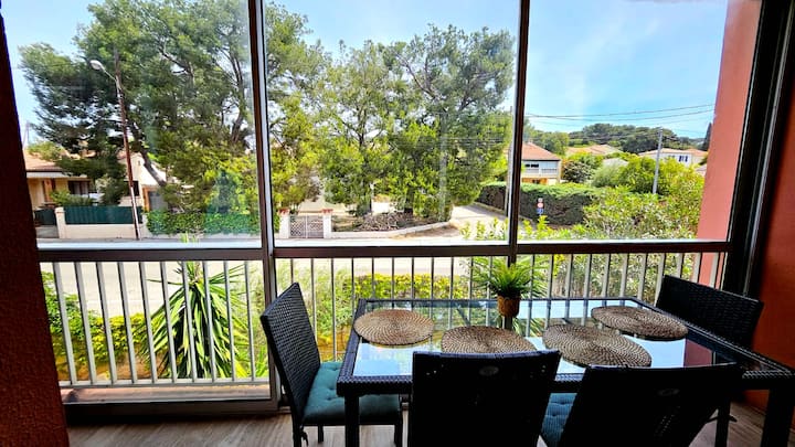 Appartement Rénové Avec Balcon Et Style Moderne - Saint-Mandrier-sur-Mer