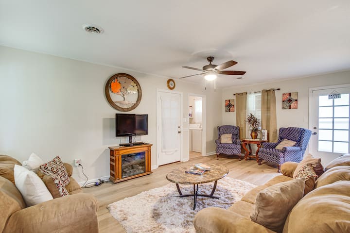 Jackson Home W/ Patio, 2 Grills & Ping-pong Table! - Jackson, MS