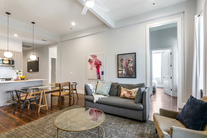 Luxurious 5br/3ba Haven In Prime Nola Location - New Orleans, LA