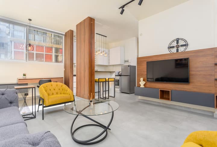 Curl 2-bedroom Apartment In Gemmayzeh - Beirut