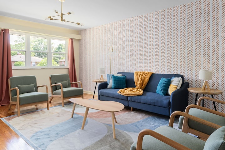 Chic | King Bed | Family Items & Games | Dogs Ok - Dublin Irish Festival