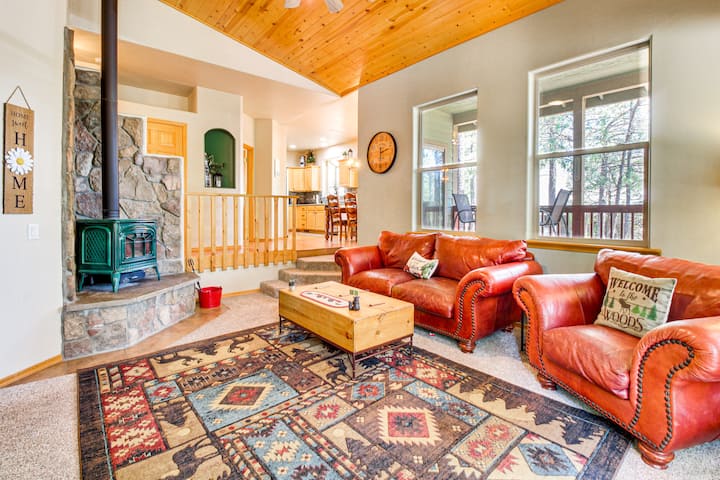 Sunrise Resort Day Trips! Family Cabin W/ Fire Pit - Pinetop-Lakeside, AZ