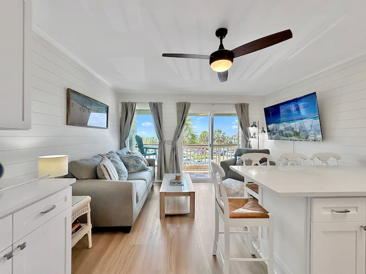 Sea Cabin 214a | Oceanfront 1 Bedroom Condo | Pool - Isle of Palms, SC